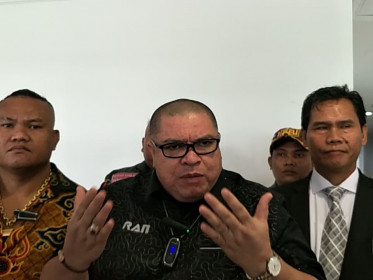 Pengacara vs Pengacara, Razman Arif Tersangka Pencemaran Nama Baik ...
