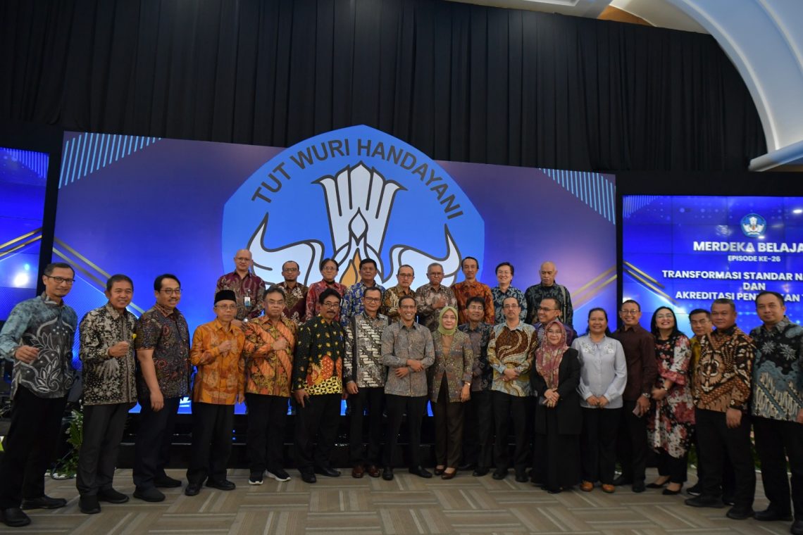 Mendikbud Nadiem Sederhanakan Akreditasi Perguruan Tinggi - Indonesia ...