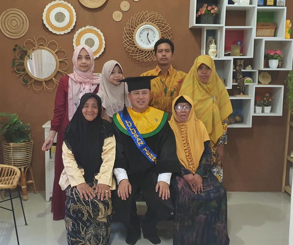 Sarat Prestasi, Ini Sosok Lulusan Terbaik Program Doktoral UB 2023 ...