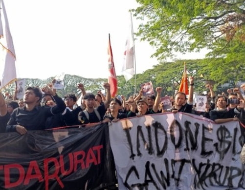 Demo Mahasiswa Brawijaya di DPRD Malang: Sebut Indonesia Gawat Darurat ...